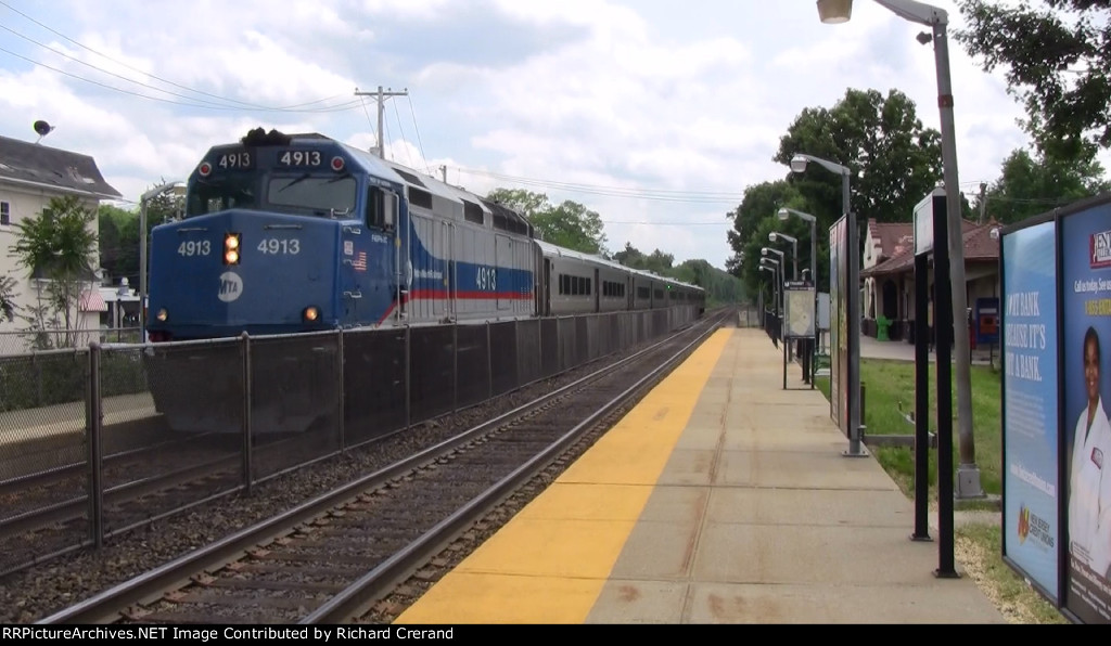 F40PH-3C 4913 on Train 75